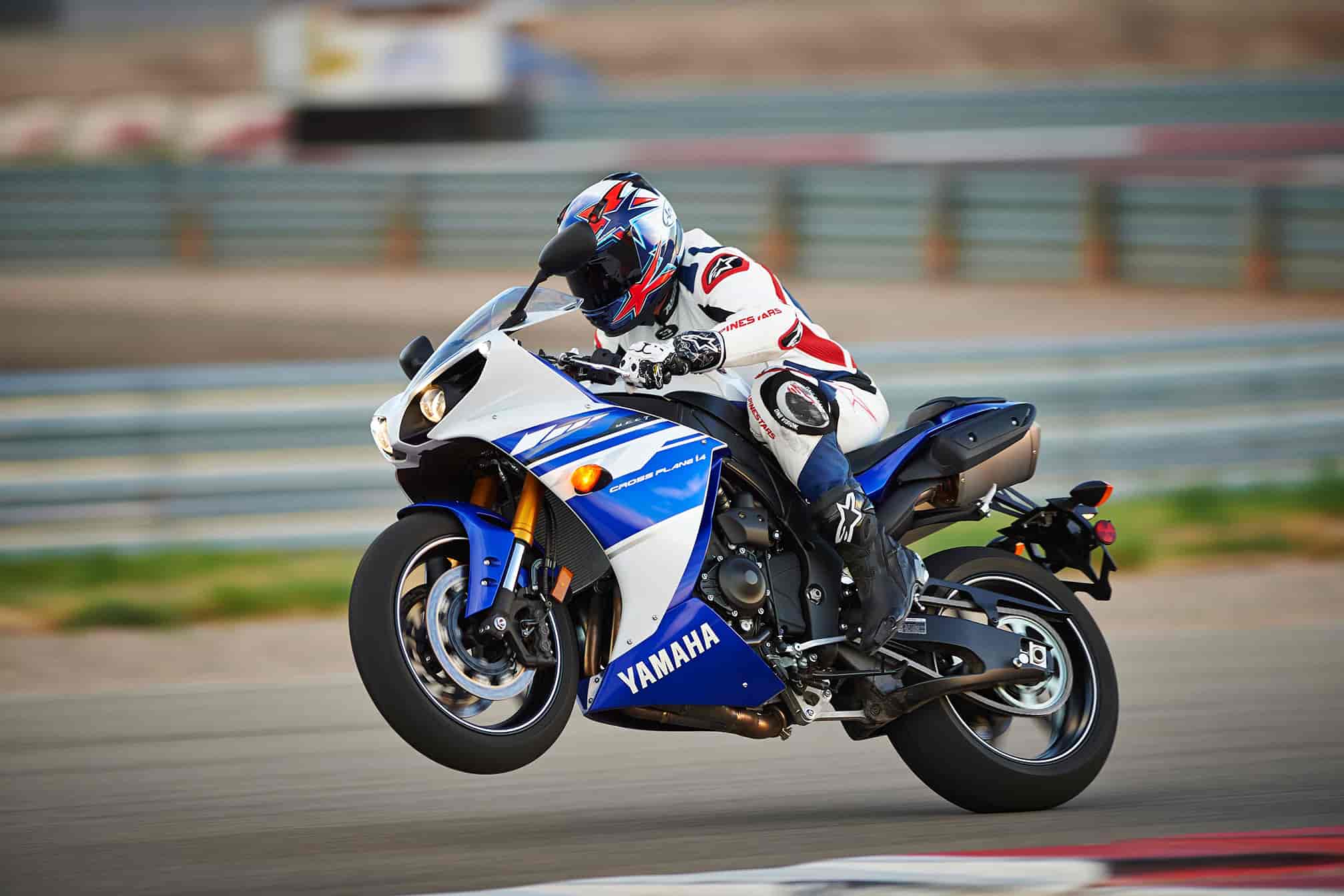 2014 Yamaha YZF R1 Review 2014 Yamaha YZF R1 Review