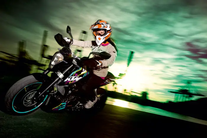 2012 KTM 125 Duke Review