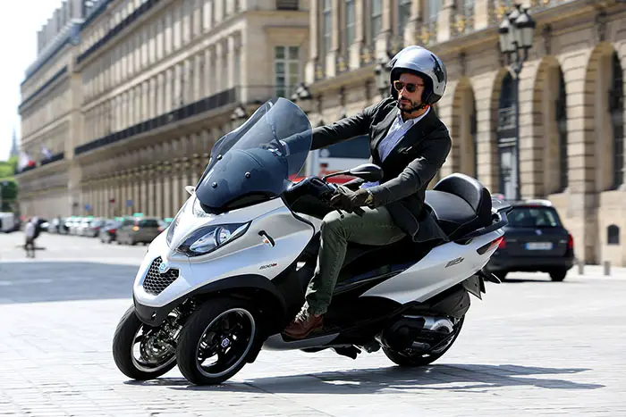 2016 Piaggio MP3 500 Sport ABS Review