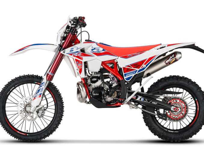 2018 Beta 300RR Race Edition 2-Stroke Review | Total Motorcycle
