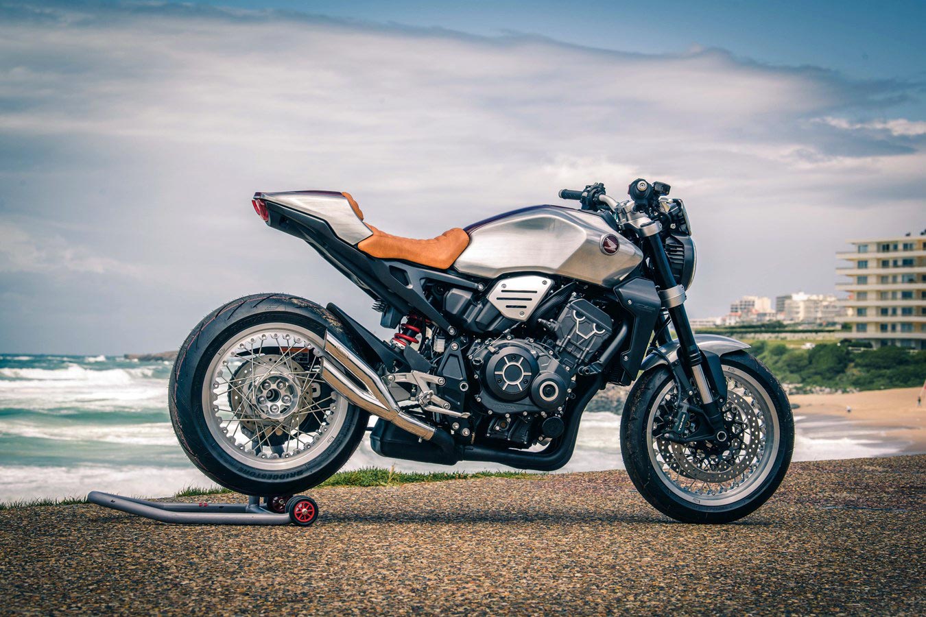 Inspiration Friday: 12 Inspiring Inline-4 Bikes seen at WHEELS & WAVES ...