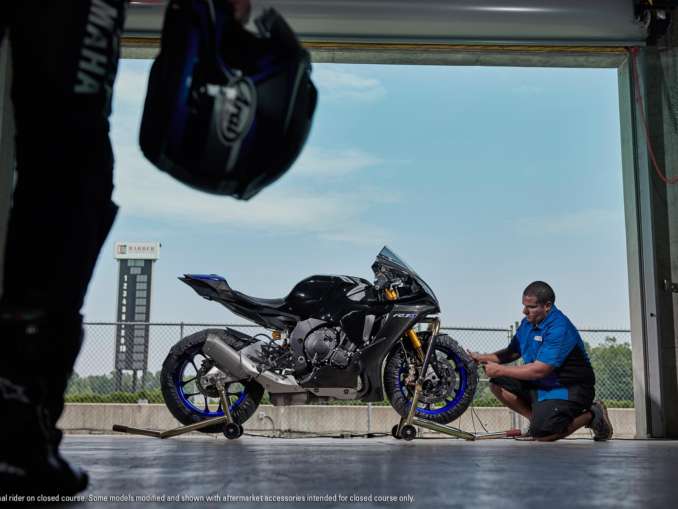 2020 Yamaha YZF-R1 Guide | Total Motorcycle