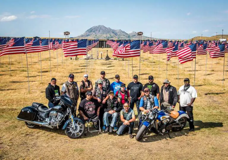 Beginner’s Guide to Motorcycling: Group Riding Etiquette Intro | Total ...