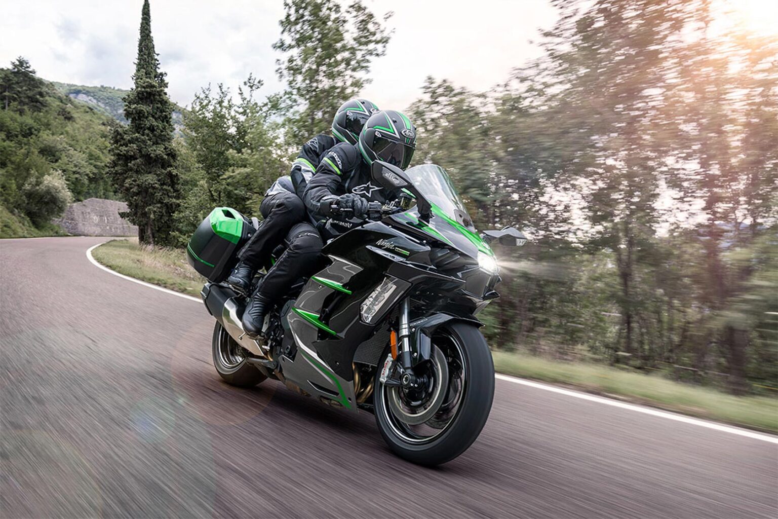 2024 Kawasaki Ninja H2 SX SE Guide | Total Motorcycle