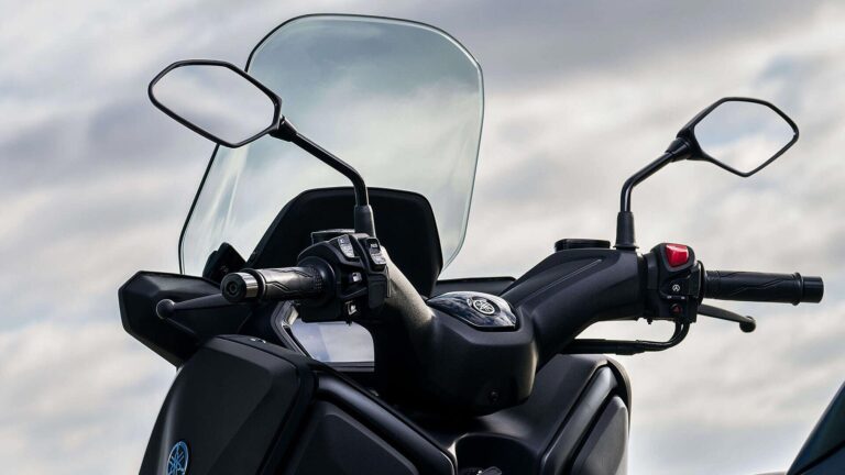 2024 Yamaha XMAX Guide | Total Motorcycle