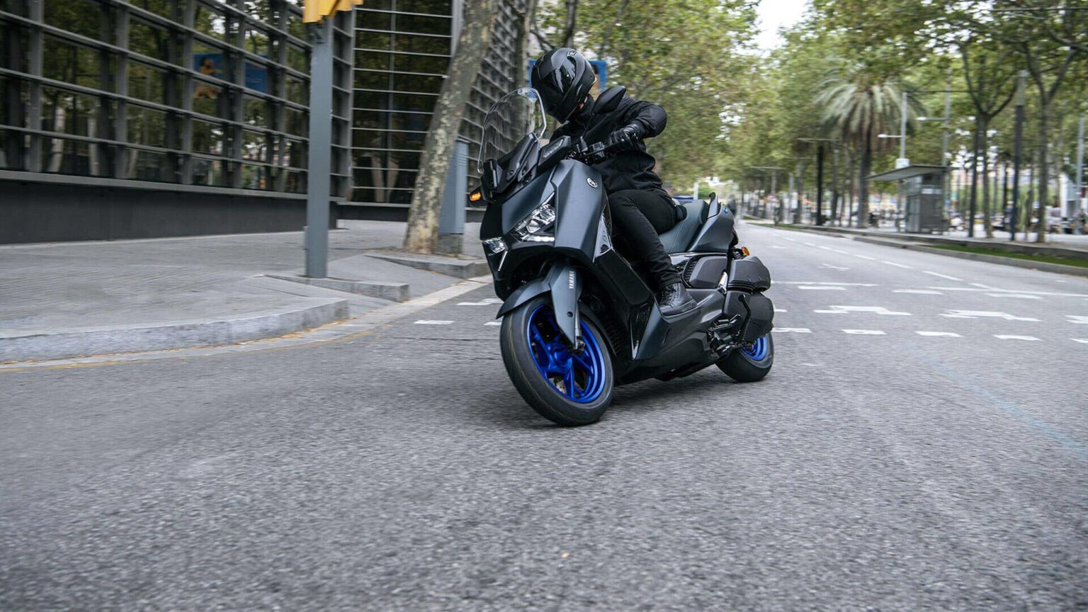 2024 Yamaha XMAX Guide | Total Motorcycle