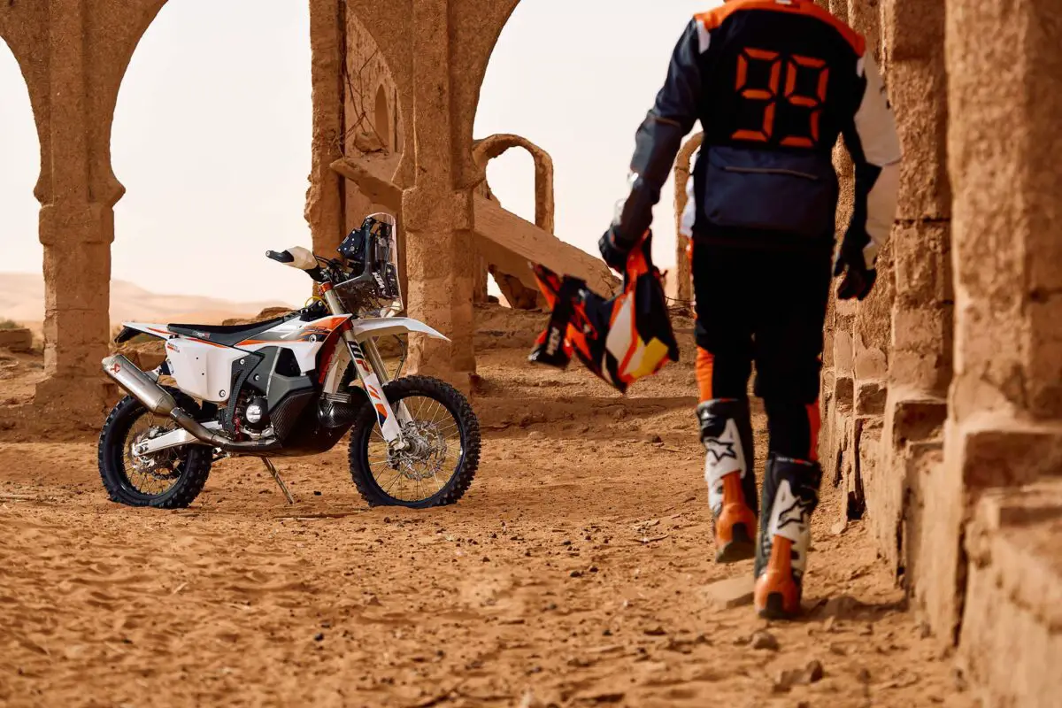 2025 KTM 450 Rally Replica Review | Total Motorcycle