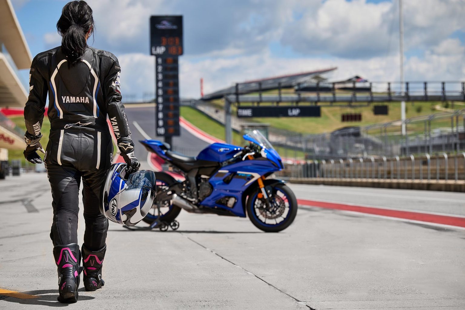 2025 Yamaha YZF-R7 Review | Total Motorcycle