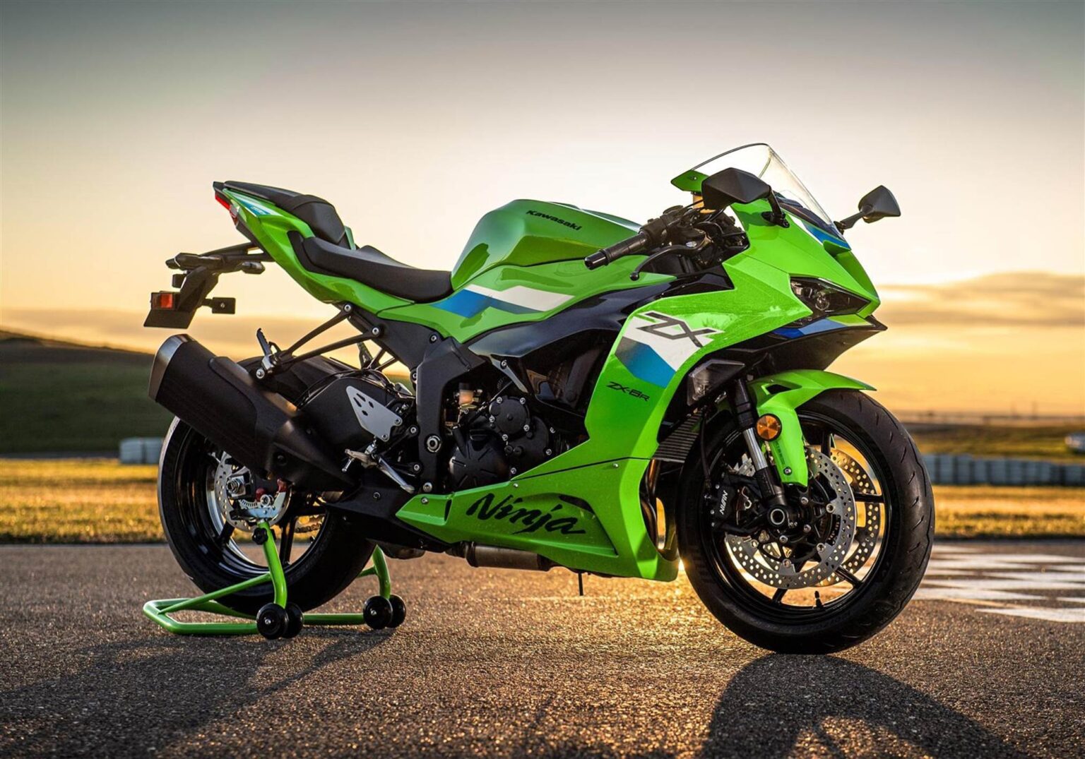 2026 Kawasaki Ninja ZX-6R ABS Review | Total Motorcycle