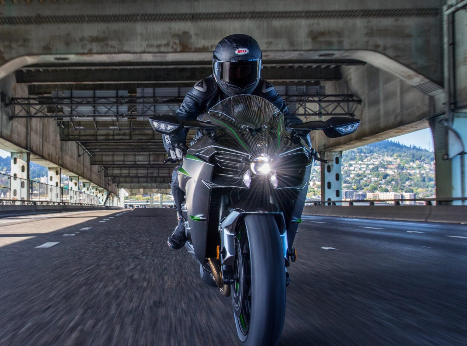 2026 Kawasaki Ninja H2 Carbon ABS Review | Total Motorcycle