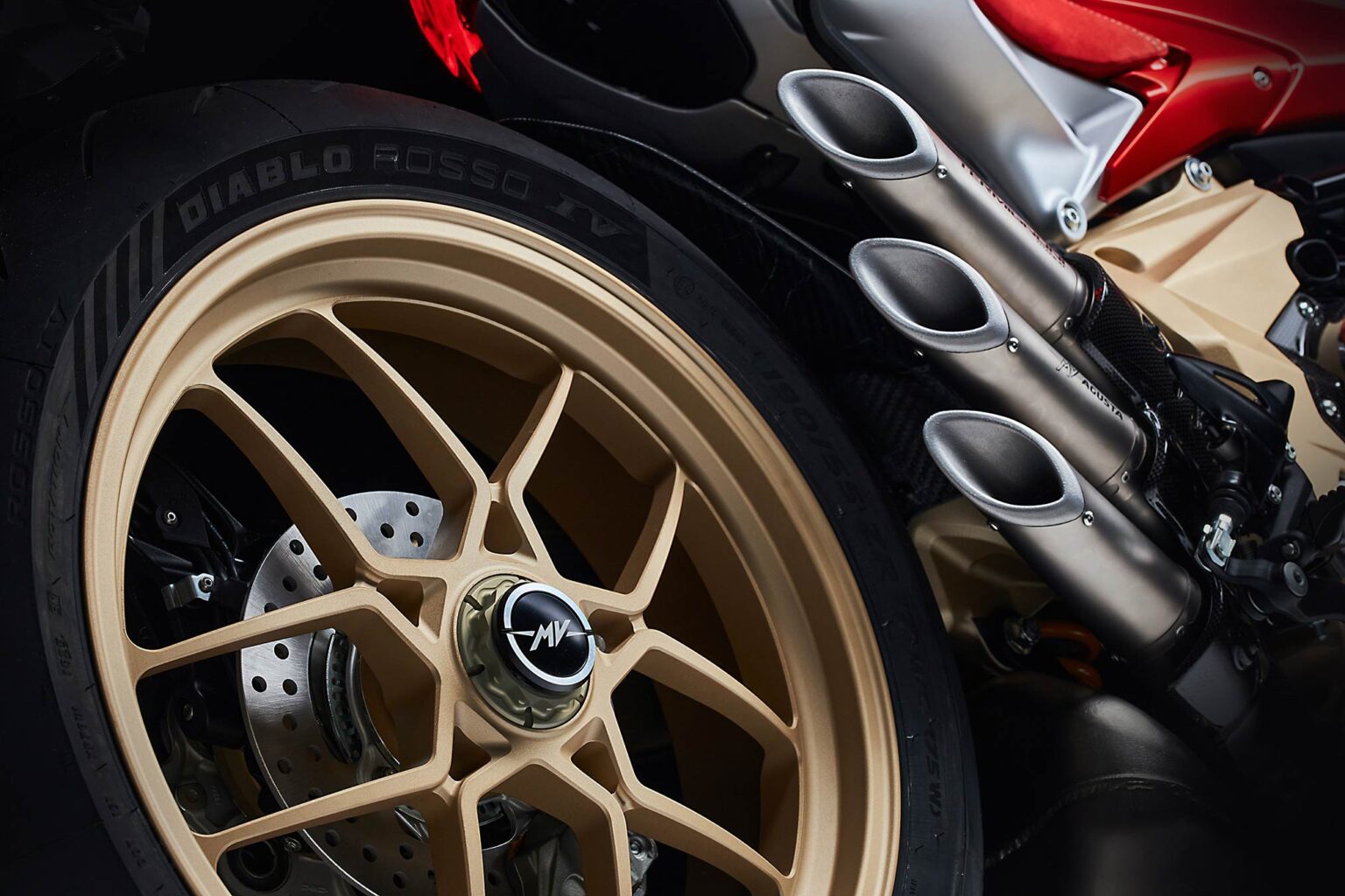 Amazing 2026 MV Agusta Brutale Oro & New 240hp 16000 rpm 5-cylinder ...